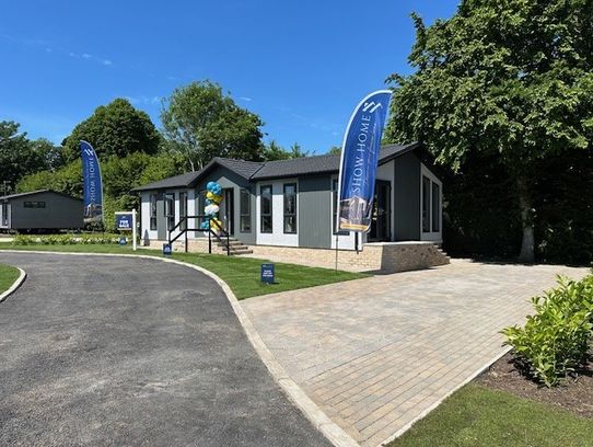 Omar Ikon - Merley Court