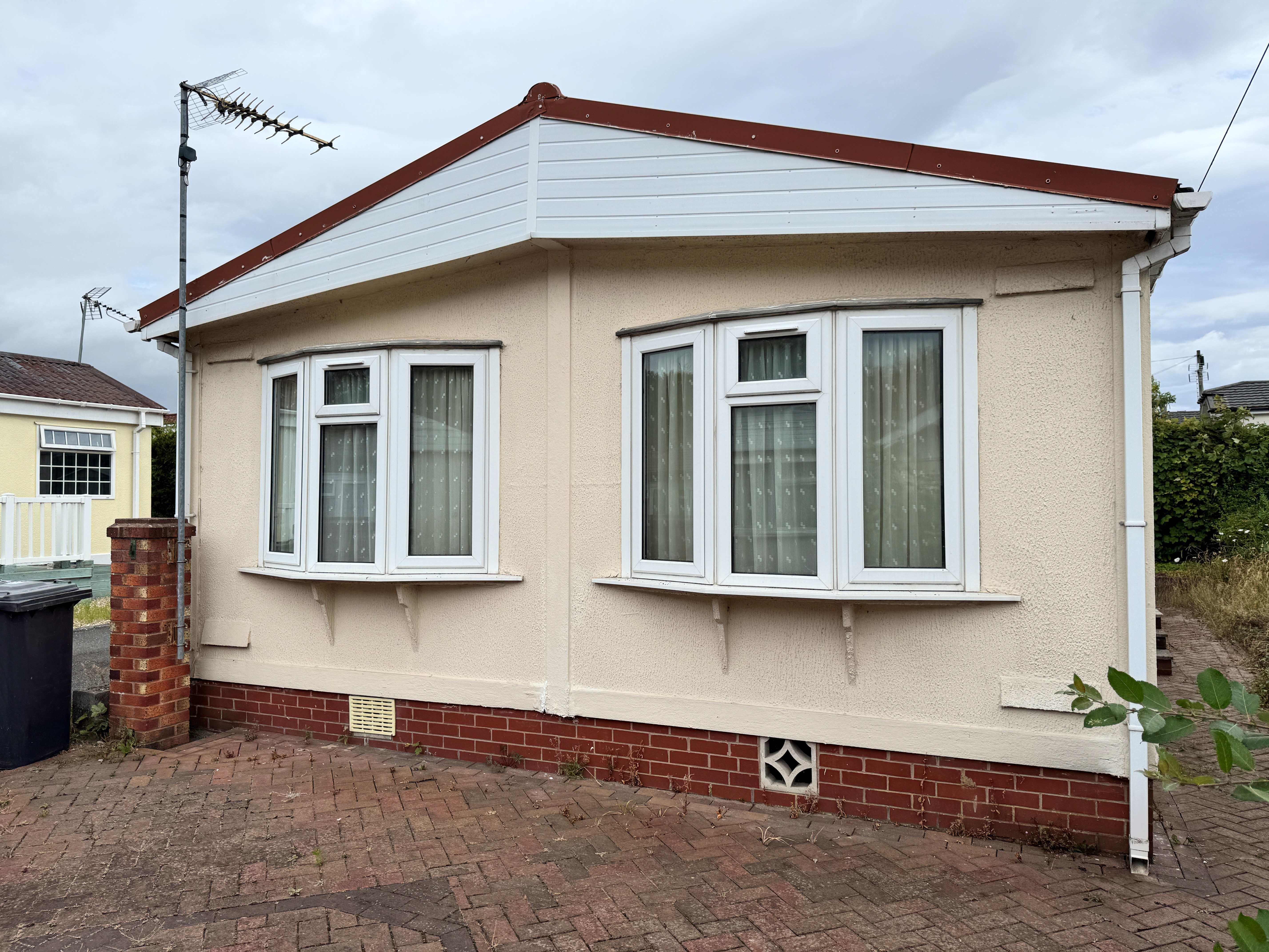 Pre Loved Home - Oakfield Park Home Estate