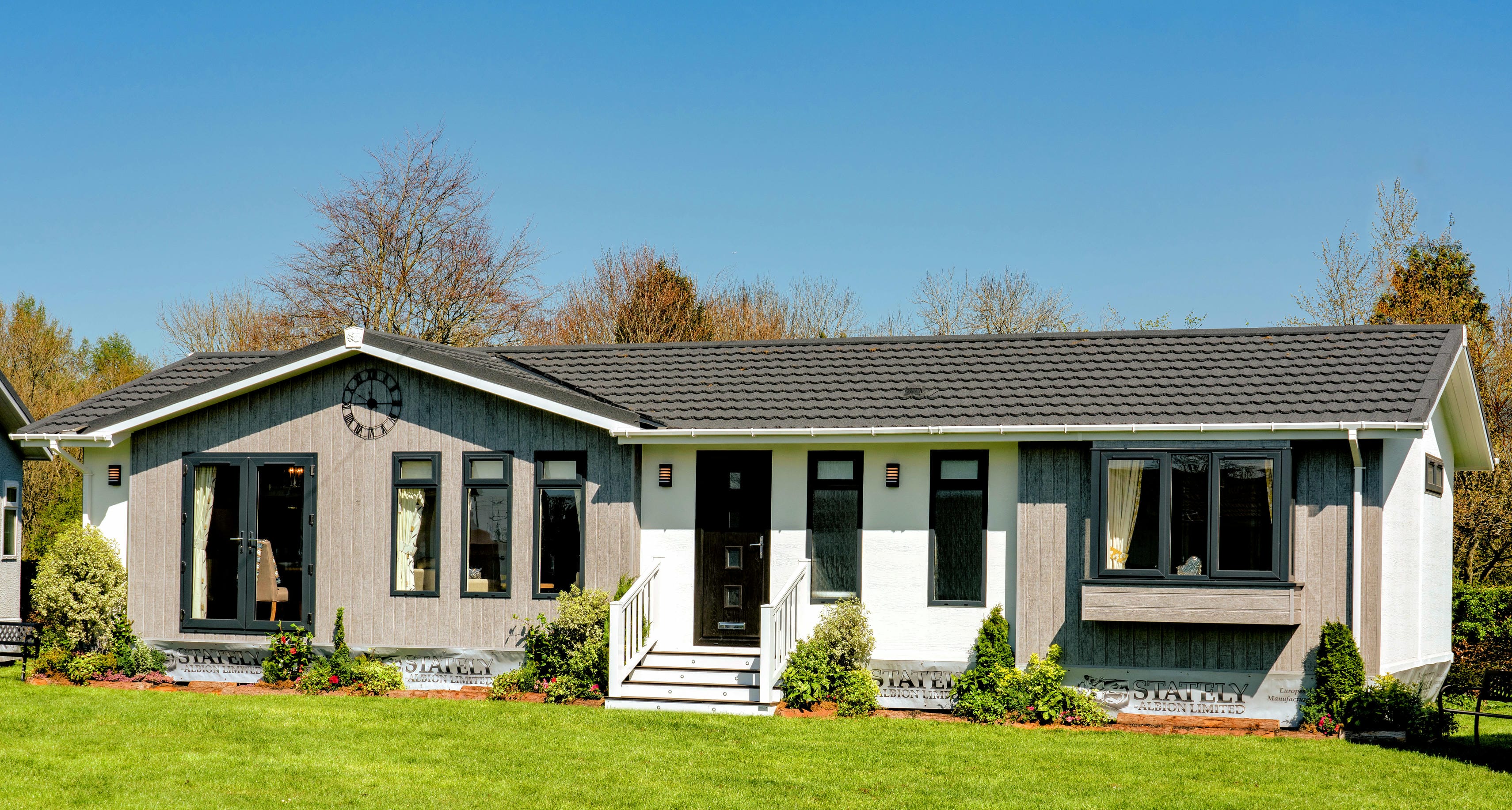 Stately Albion Chartwell - Walton Hall Farm